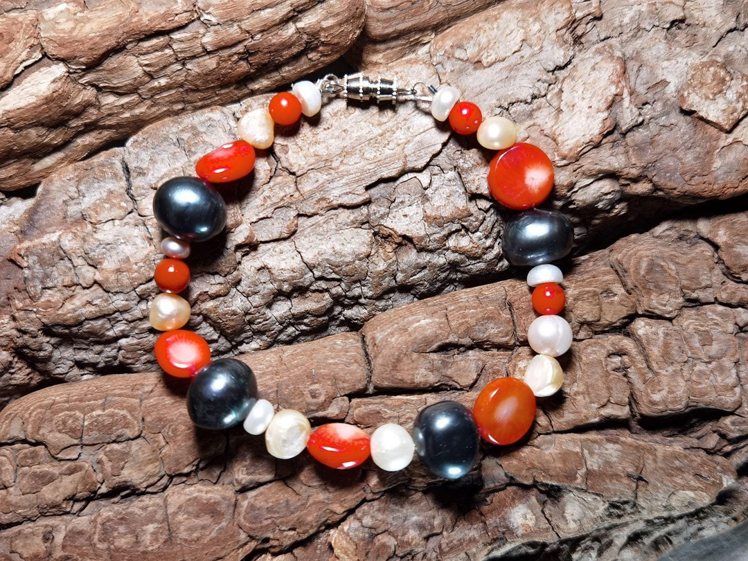 Power and Energy Bracelet Amulet, Leader’s Talisman, Red Beads Bracelet ...