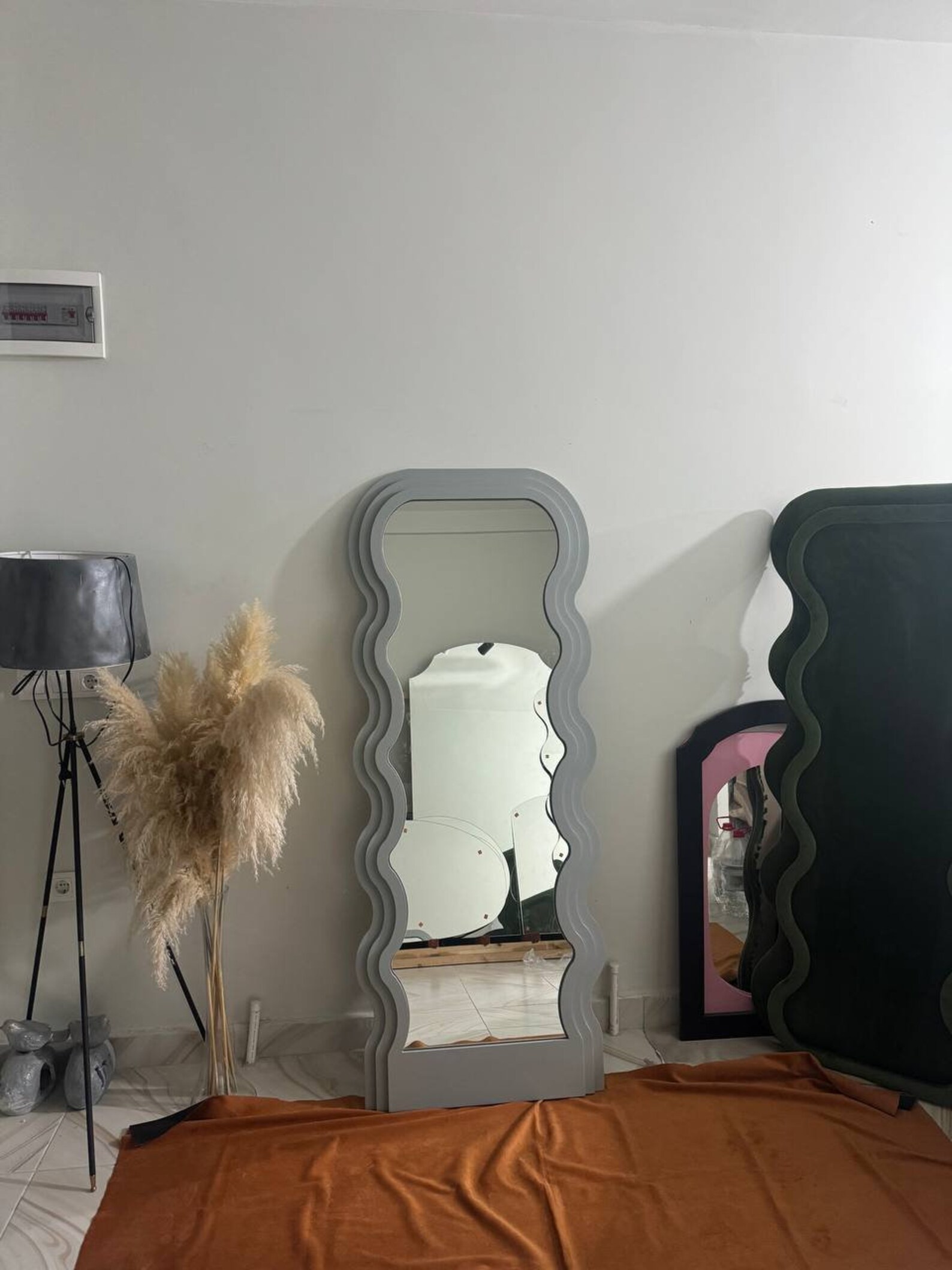 Floor Wavy Full Length Mirror Curvy Full Body Mirror Asymmetrical Large ...