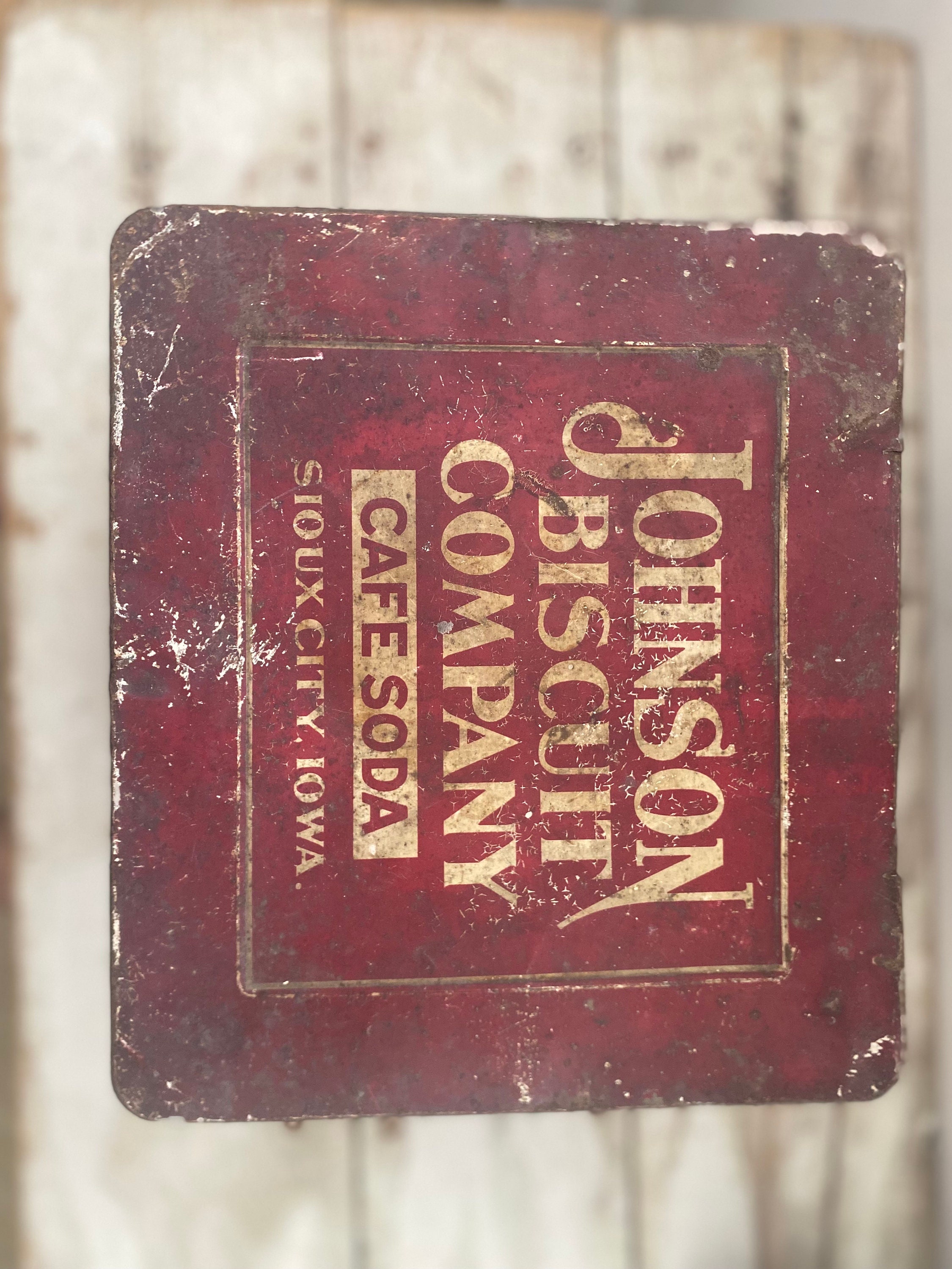 Antique JOHNSON BISCUIT COMPANY Cafe Soda Sioux City, Iowa Cracker Tin ...