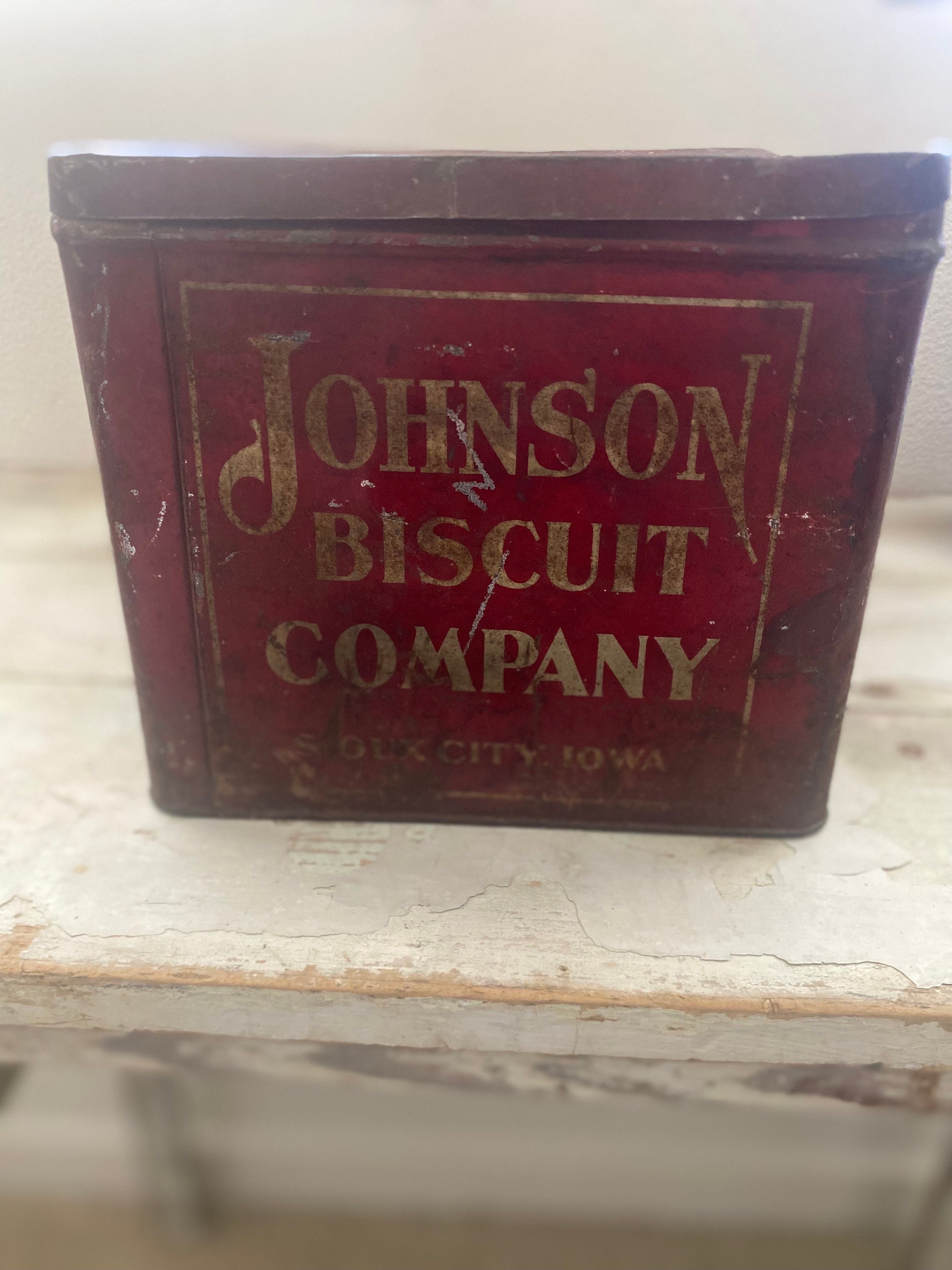 Antique JOHNSON BISCUIT COMPANY Cafe Soda Sioux City, Iowa Cracker Tin ...