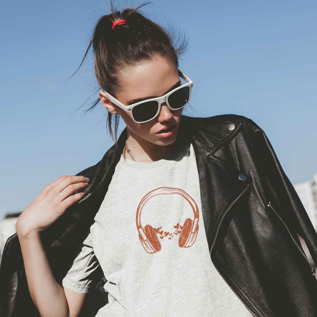 Downtown Girl Aesthetic Downtown Girl Clothes Retro Headphones Heart ...