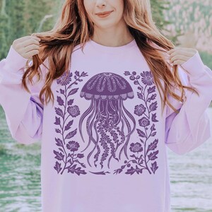 Jellyfish Sweatshirt Comfortcolors Crewneck Fish Sweatshirt Oceancore ...