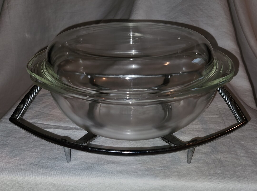 Vintage Pyrex Casserole Dish With Metal Cooling Rack - Etsy