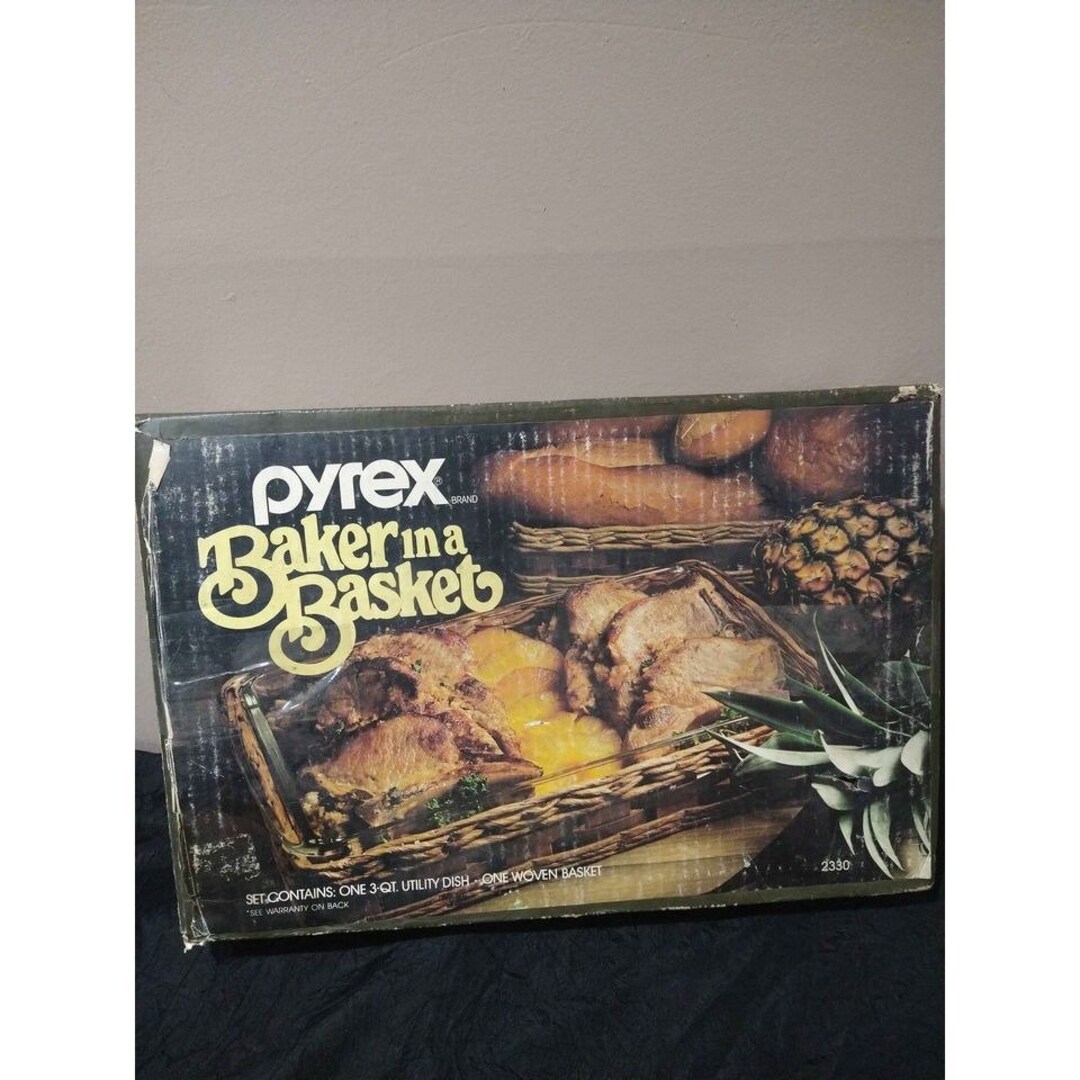 Pyrex Baker in a Basket Glass Casserole Dish and Wooden Serving Basket ...