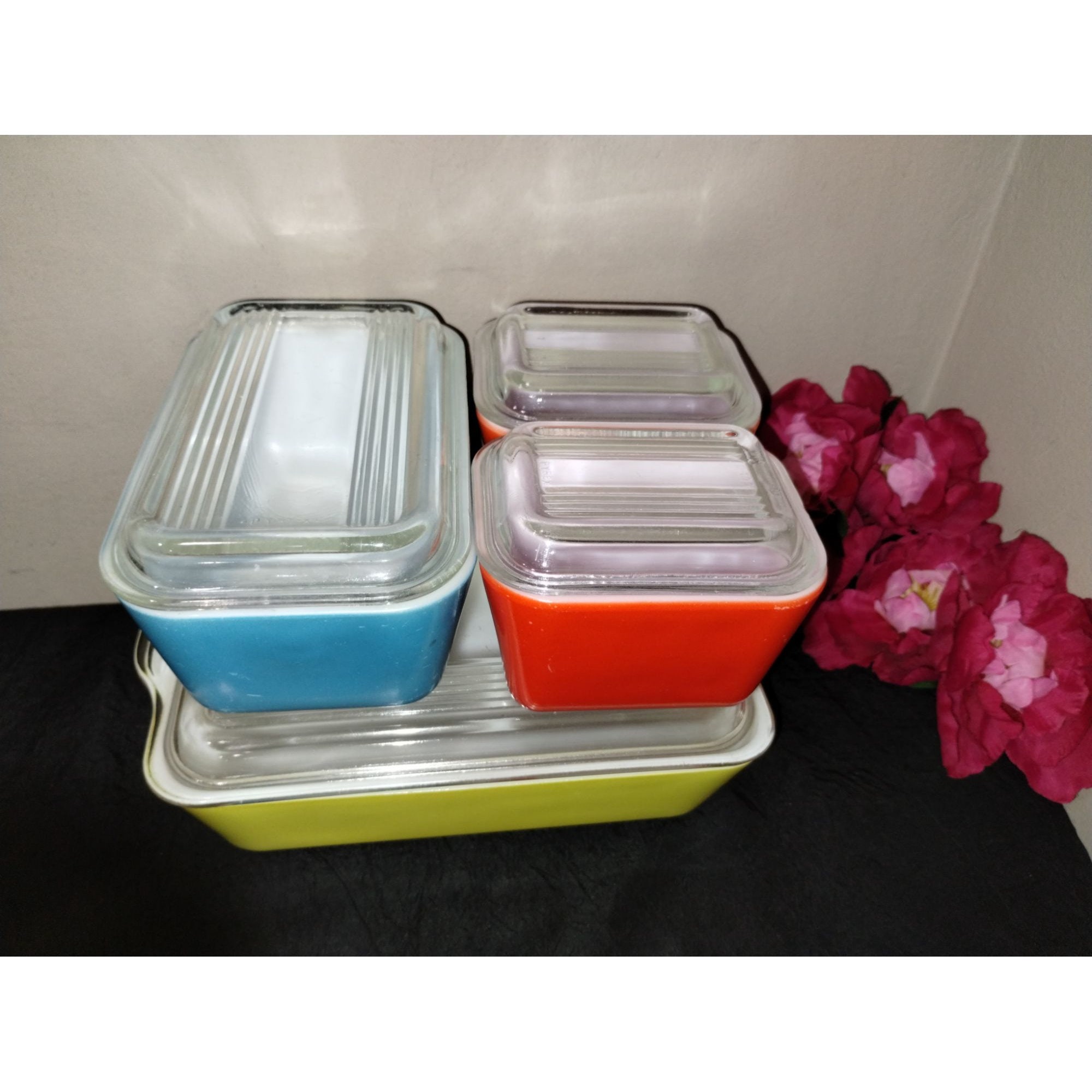Vintage PYREX 8 Piece 'fridgies' Fridge Set in Primary Colors With Lids ...