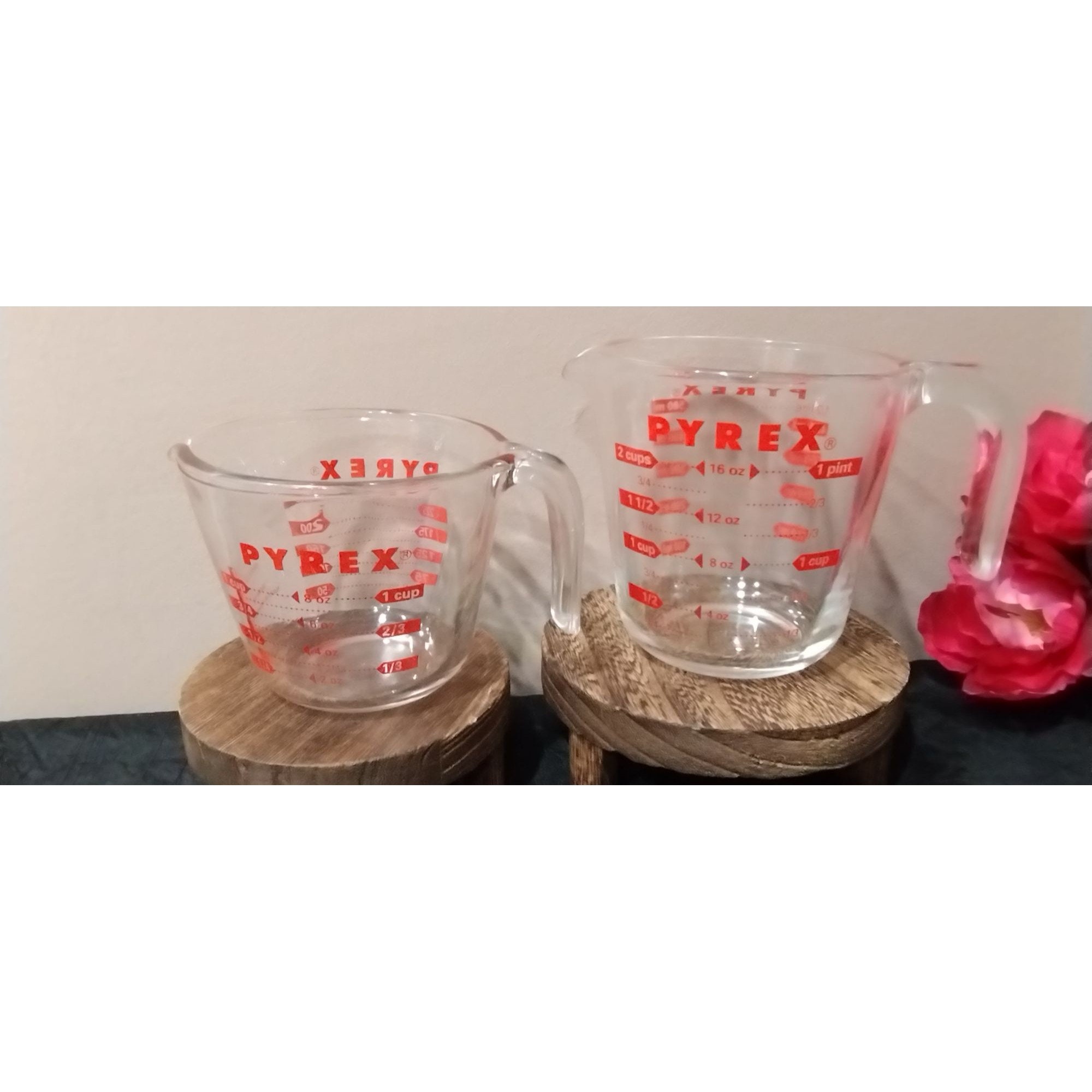 2 Vintage PYREX Measuring Cups 8oz & 16 Oz - Etsy
