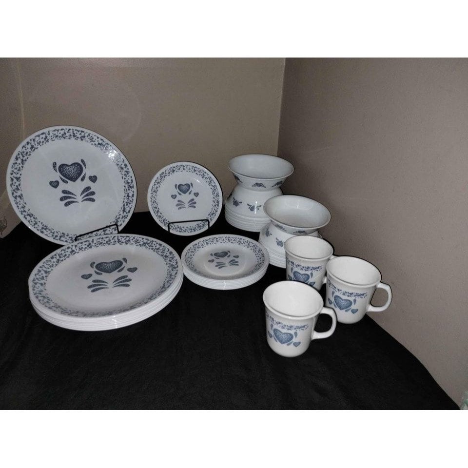 Corelle Blue Hearts Dinnerware Set. Service for 8. Total of 35 Pieces ...