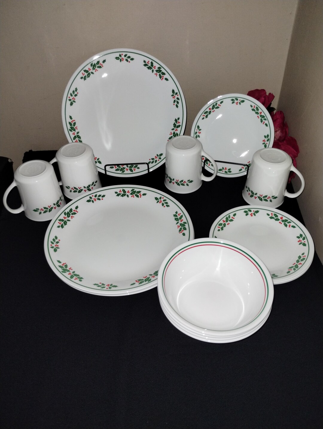 Vintage Corelle Winter Holly, 16 Piece Christmas Dinnerware Set ...