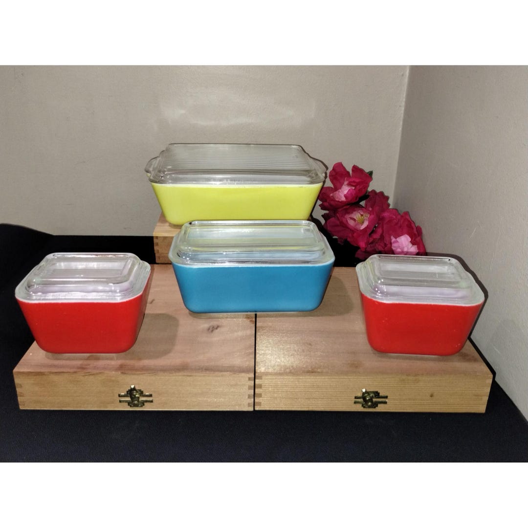 Vintage 8 Piece PYREX Primary Colors Refrigerator Dishes & Lids 0501x2 ...
