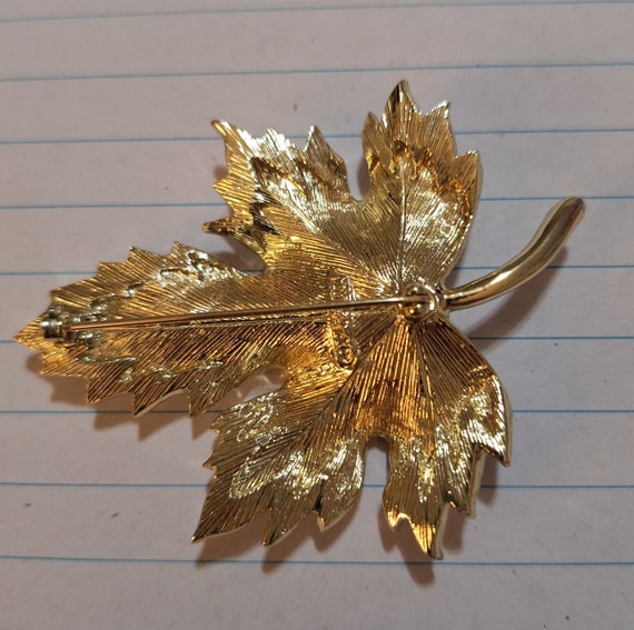 Sarah Coventry Gold/Silver toned Maple Leaf Brooch - Gem