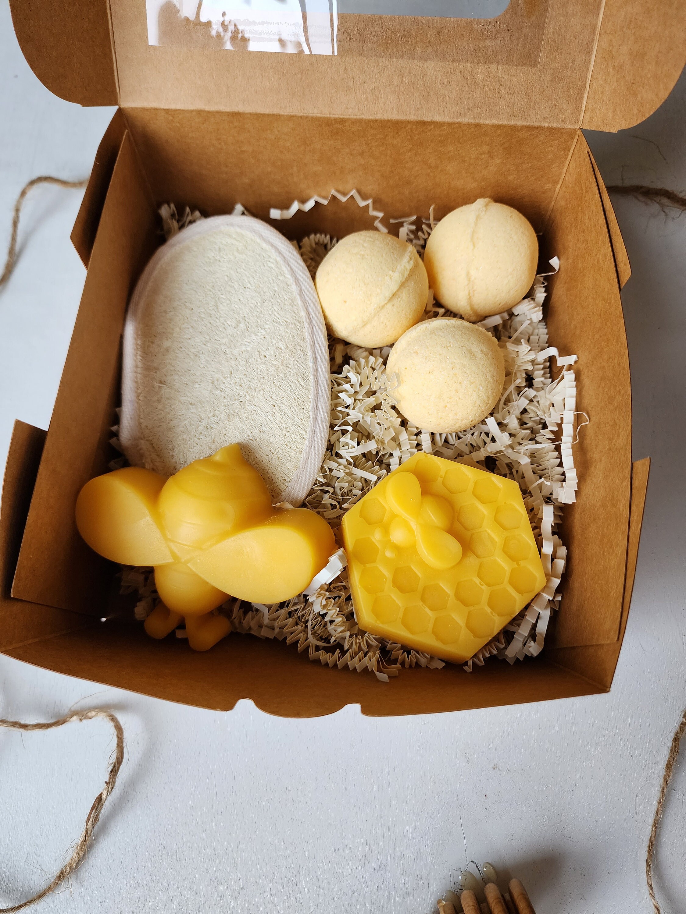 Honey Soap Box Set of 6 Bath Products Bee Soap Mini Spa Gift for Women ...