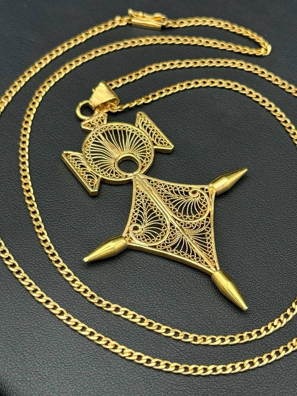 17k Solid Yellow Gold Filigree Africa Cross Pendant & 28 Curb Chain 2 ...