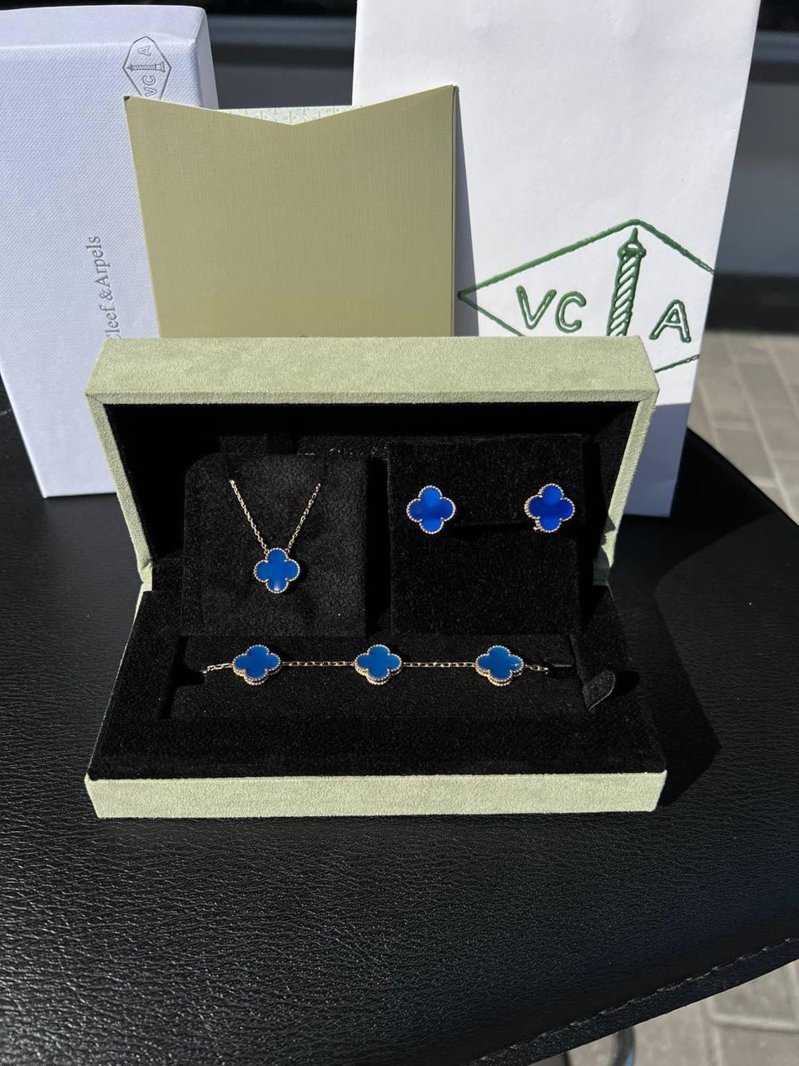 18k Yellow Gold Van Cleef Alhambra Style Blue Agate 5 Motifs Clover ...