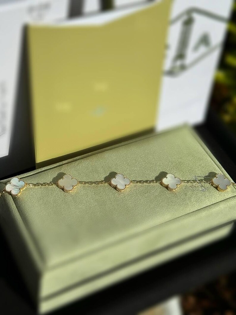 18k Yellow Gold Van Cleef Alhambra Style White Mother of Pearl 5 Motifs ...