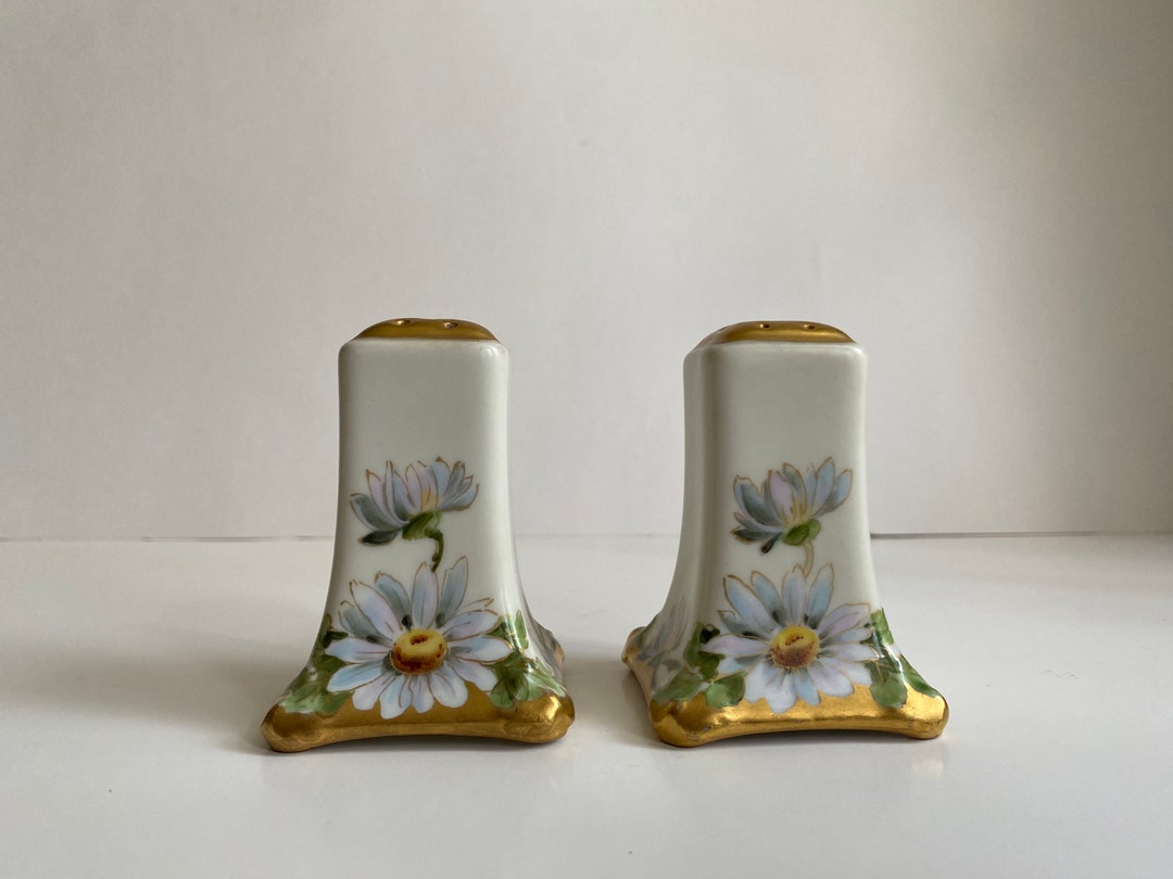 Vintage Walter Wilson Hand Painted Signed Salt Pepper Shakers - Etsy