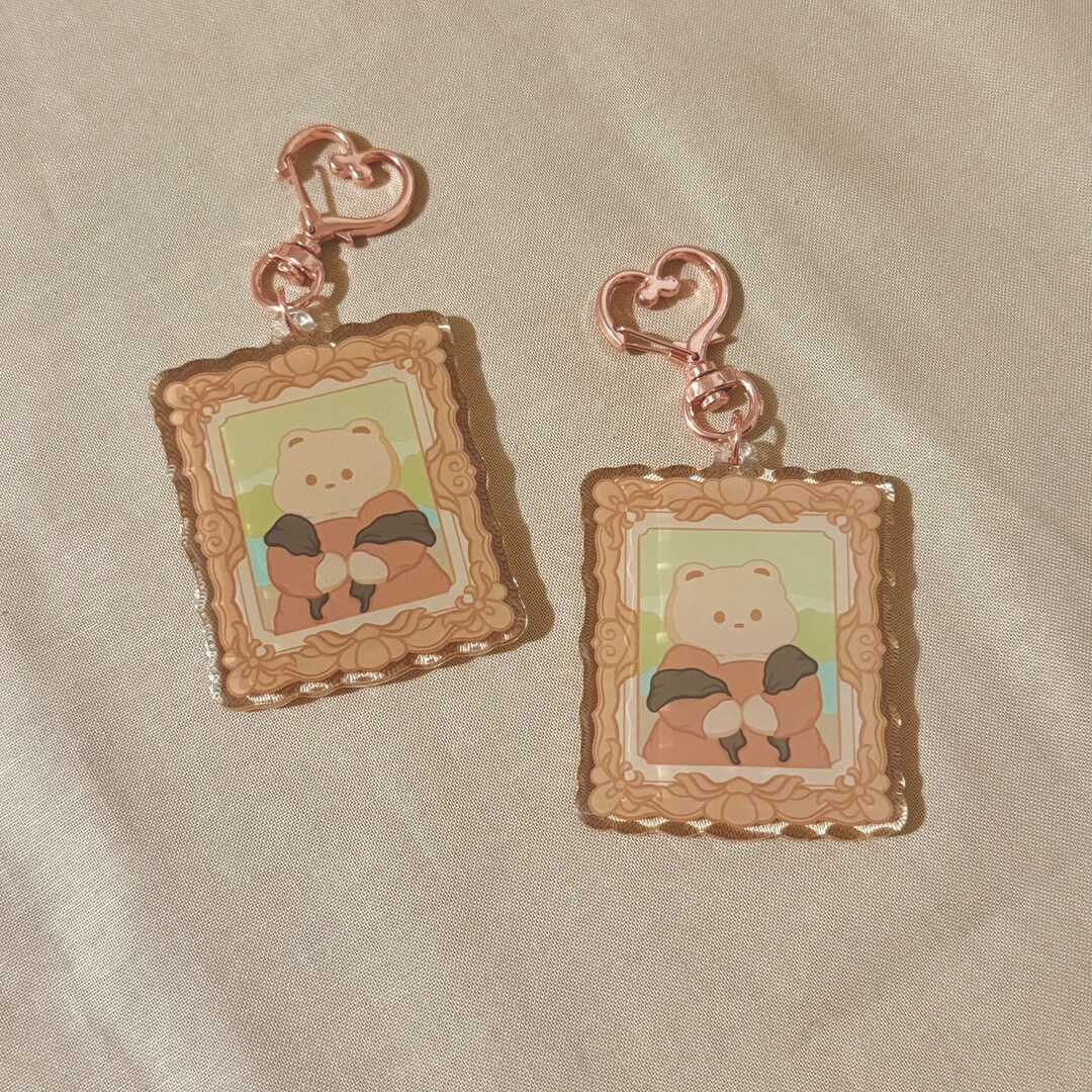 Cute Beara Lisa Art W/ Frame Acrylic Keychain - Cute Bear Keychain ...