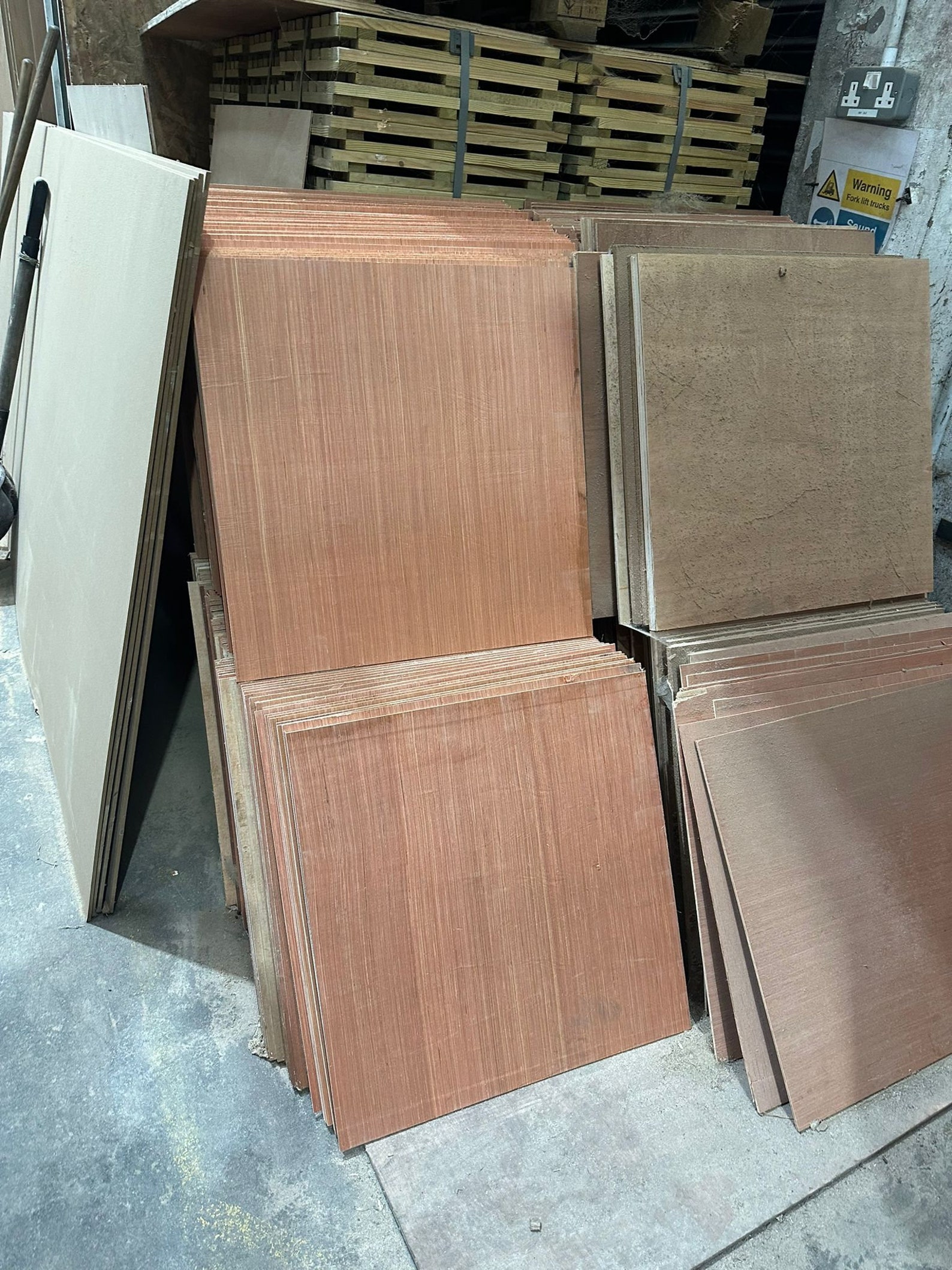 8 Pieces of Plywood Pattress Yokes Ceiling Tile 595mm X 595mm 6mm Thick ...