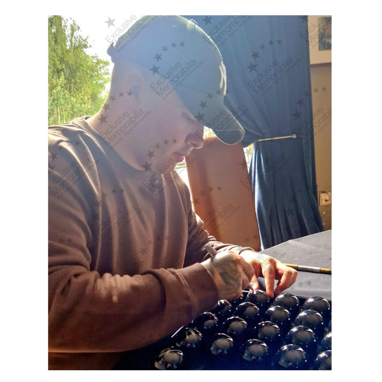 Luca Brecel Signed Black Snooker Ball. Display Case - Etsy