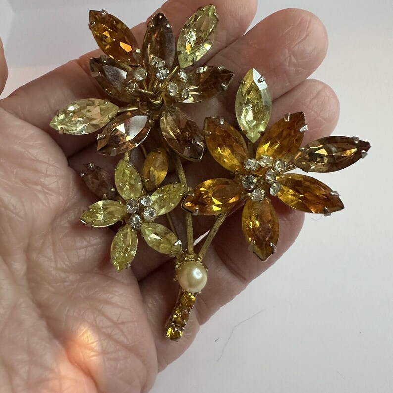 Vintage Vendome Brooch Flower Gold Tone Topaz Color Rhinestones Flower ...