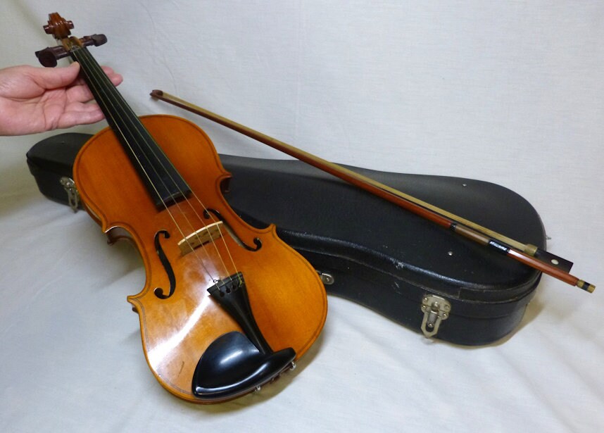 Vintage Full-size Violin Bow and Case - Etsy UK