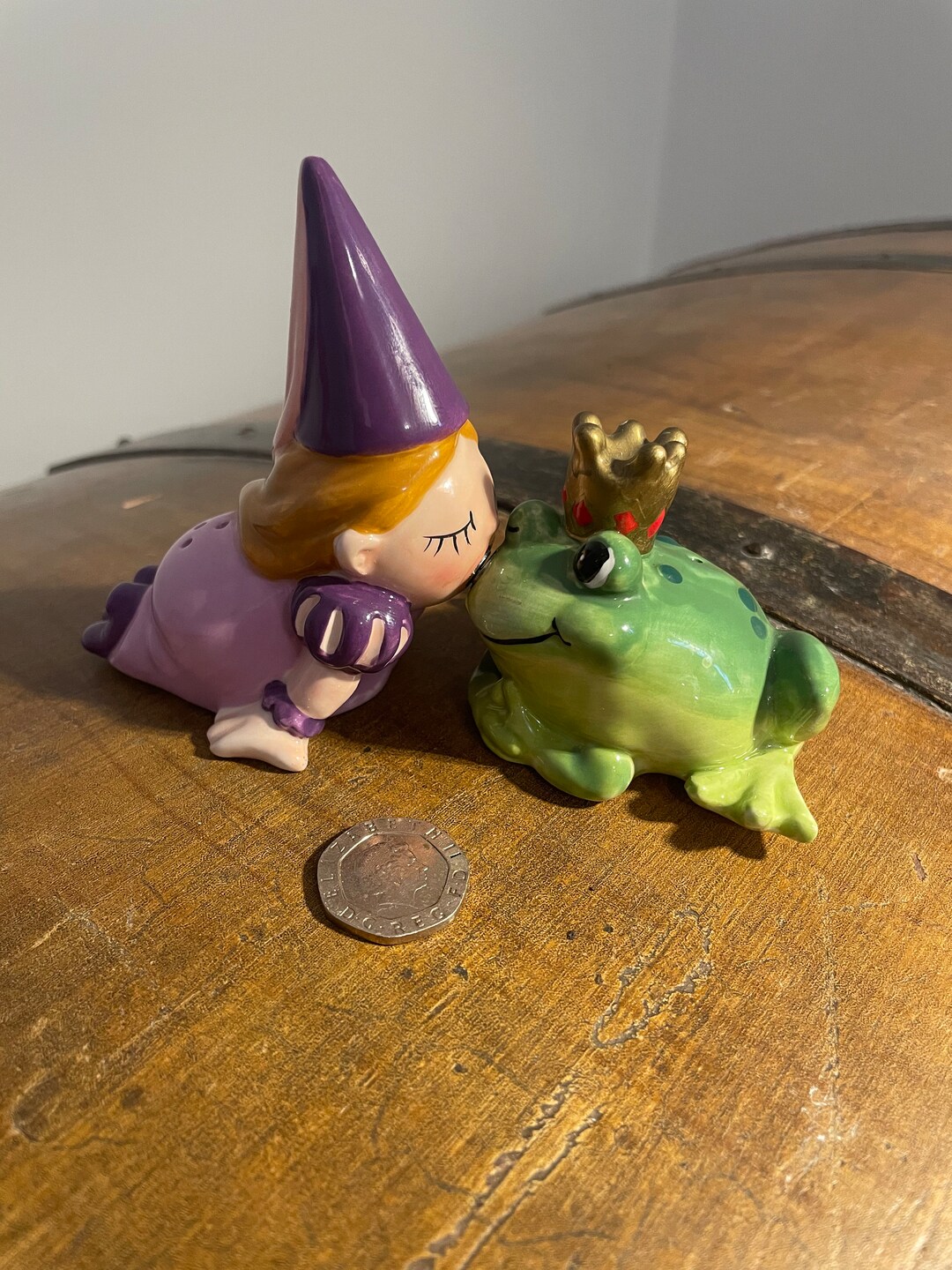 Salt and Pepper Shaker princess and the Toad Kissing - Etsy