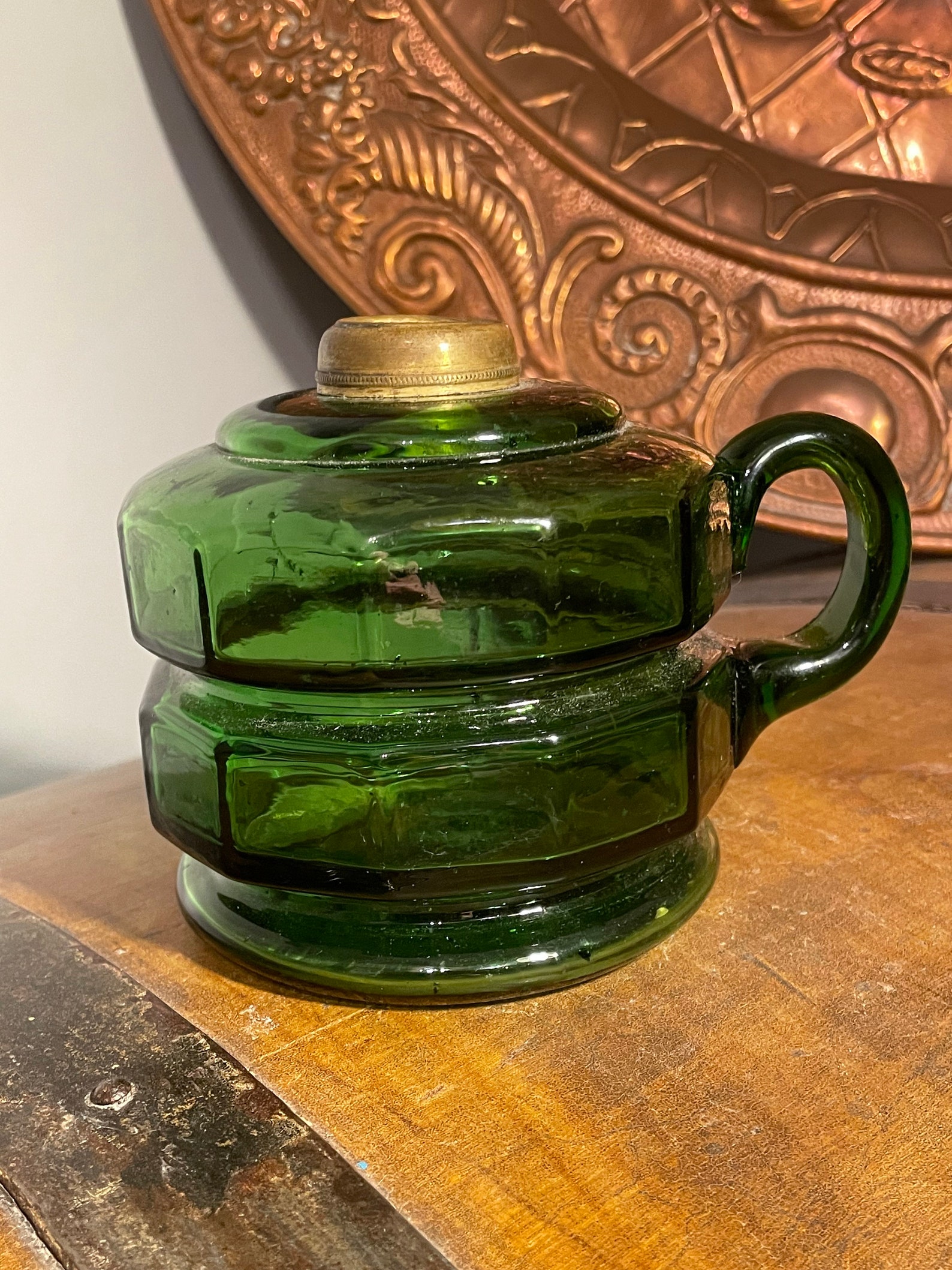 Antique Oil Lamp, Green Glass Oil Lantern, Kerosene Oil Lamp in Finger ...