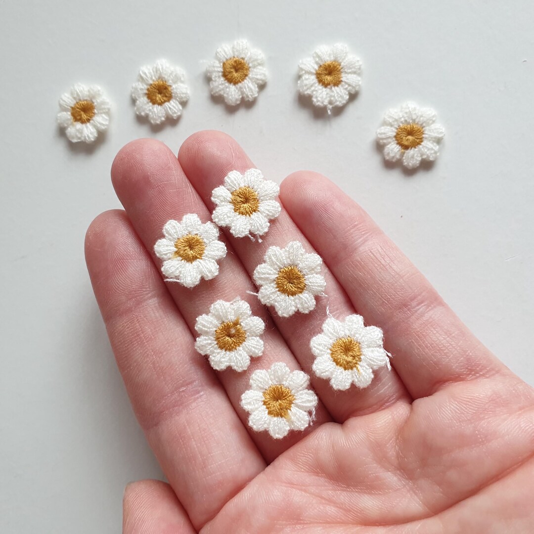 Mini 3D Daisy Patches: Sew-on Floral Appliques, Set of 5 - Etsy