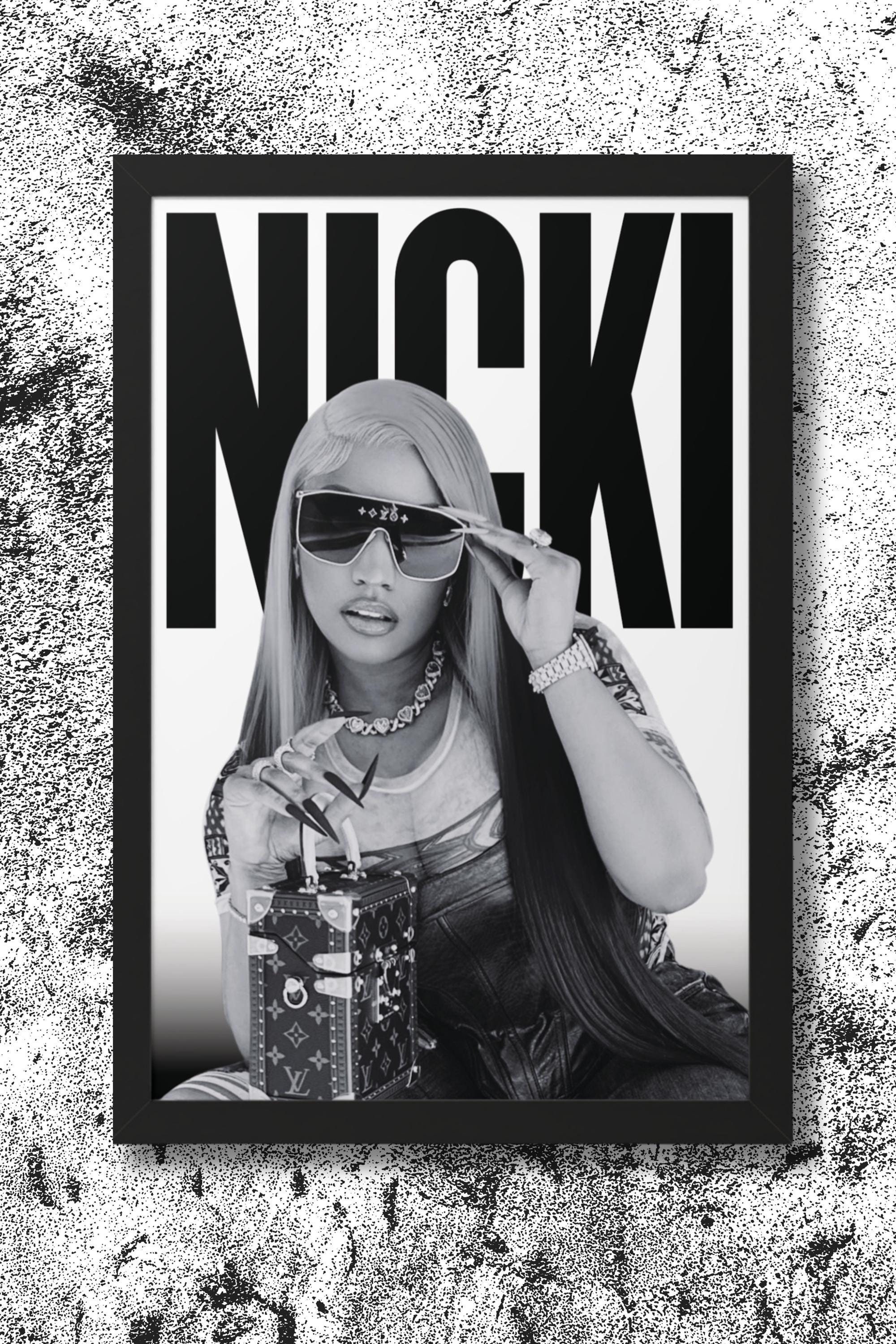 Nicki Minaj En Blanco Y Negro Nicki Minaj White & Black Keyhole Open