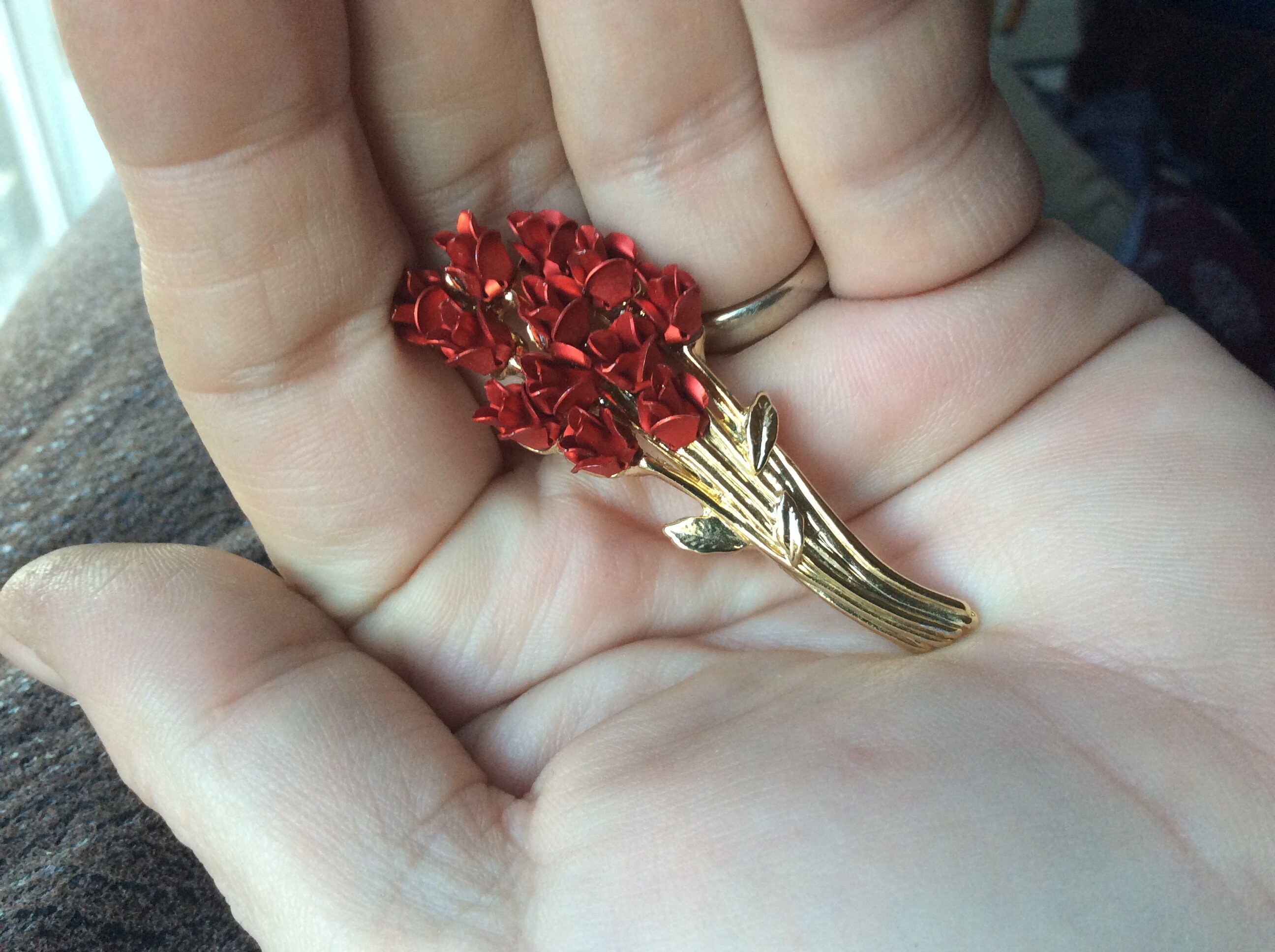DM Copywrite Symbol 1997 Dozen Red Roses Pin - Etsy