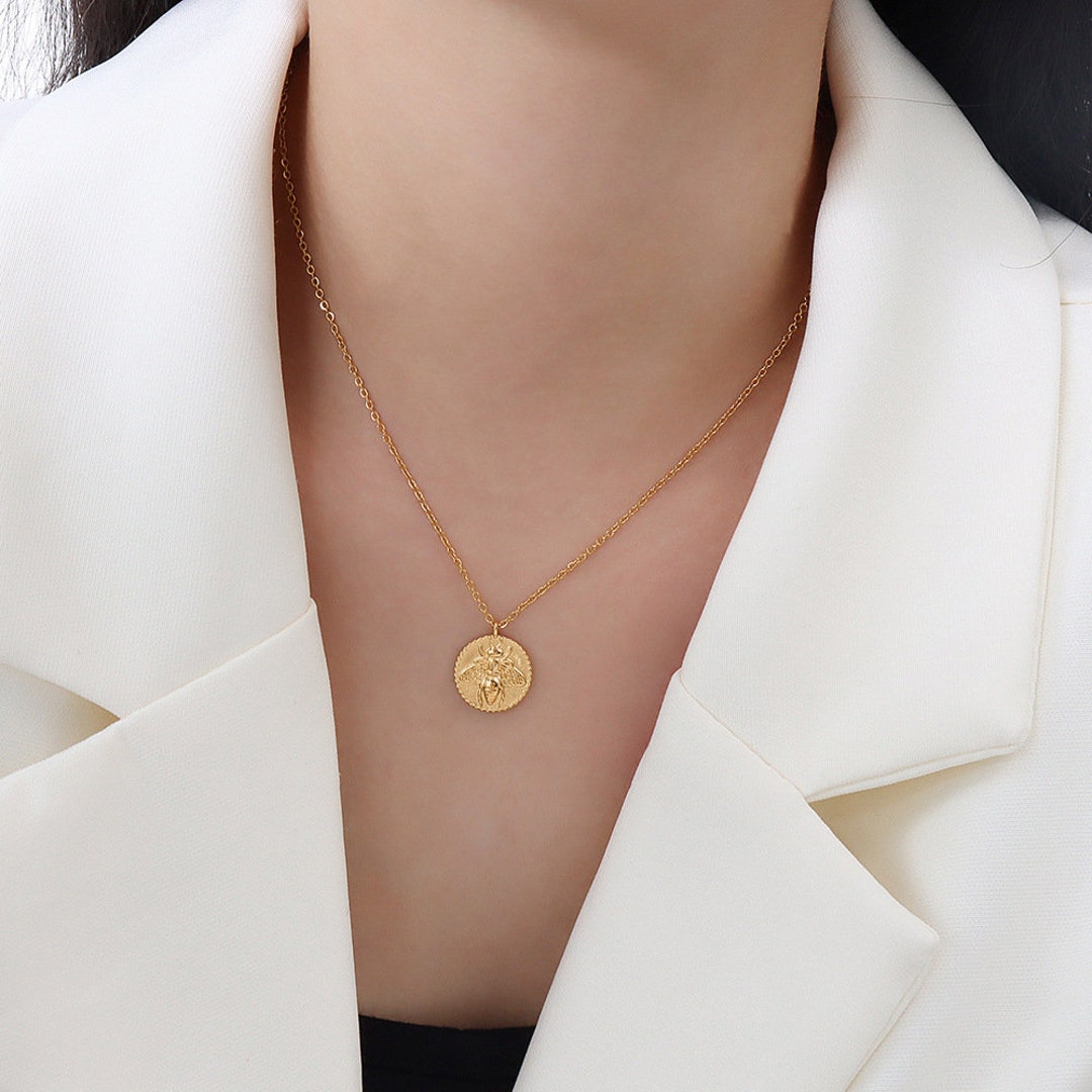 Bee Coin Pendant Necklace Honey Bee Necklace Bee Jewelry Minimalist ...