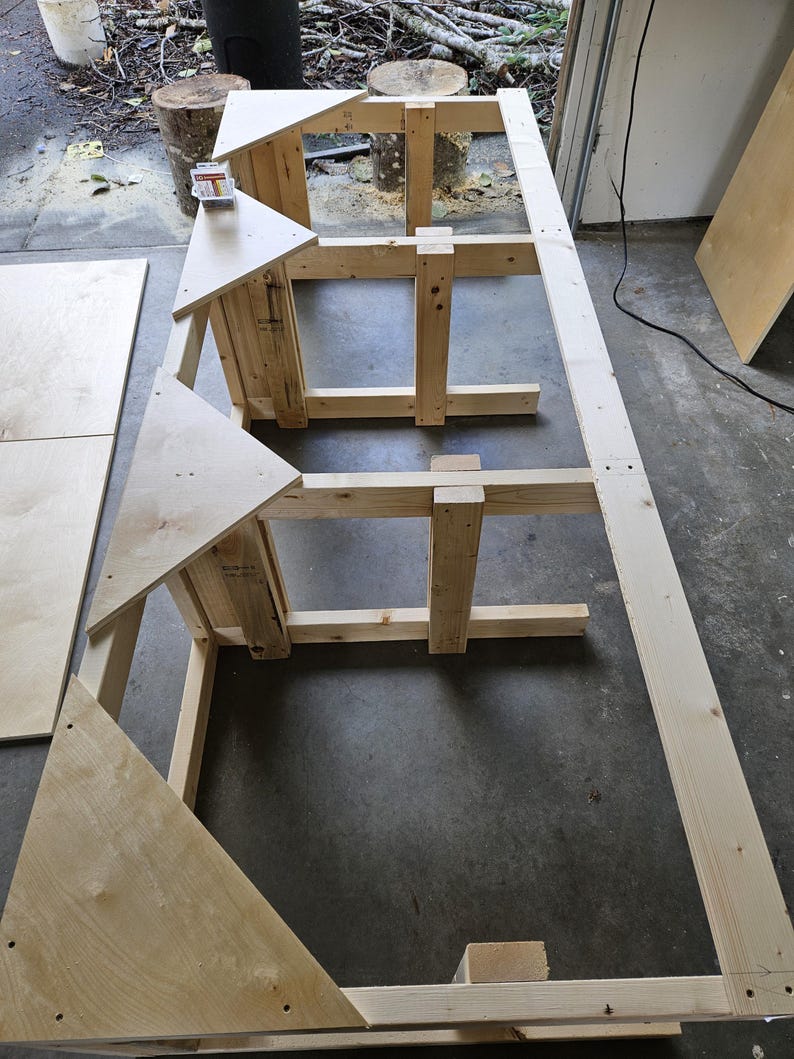 Workbench Plans With Tote Storage – Easy to Build - Step by Step Plans ...