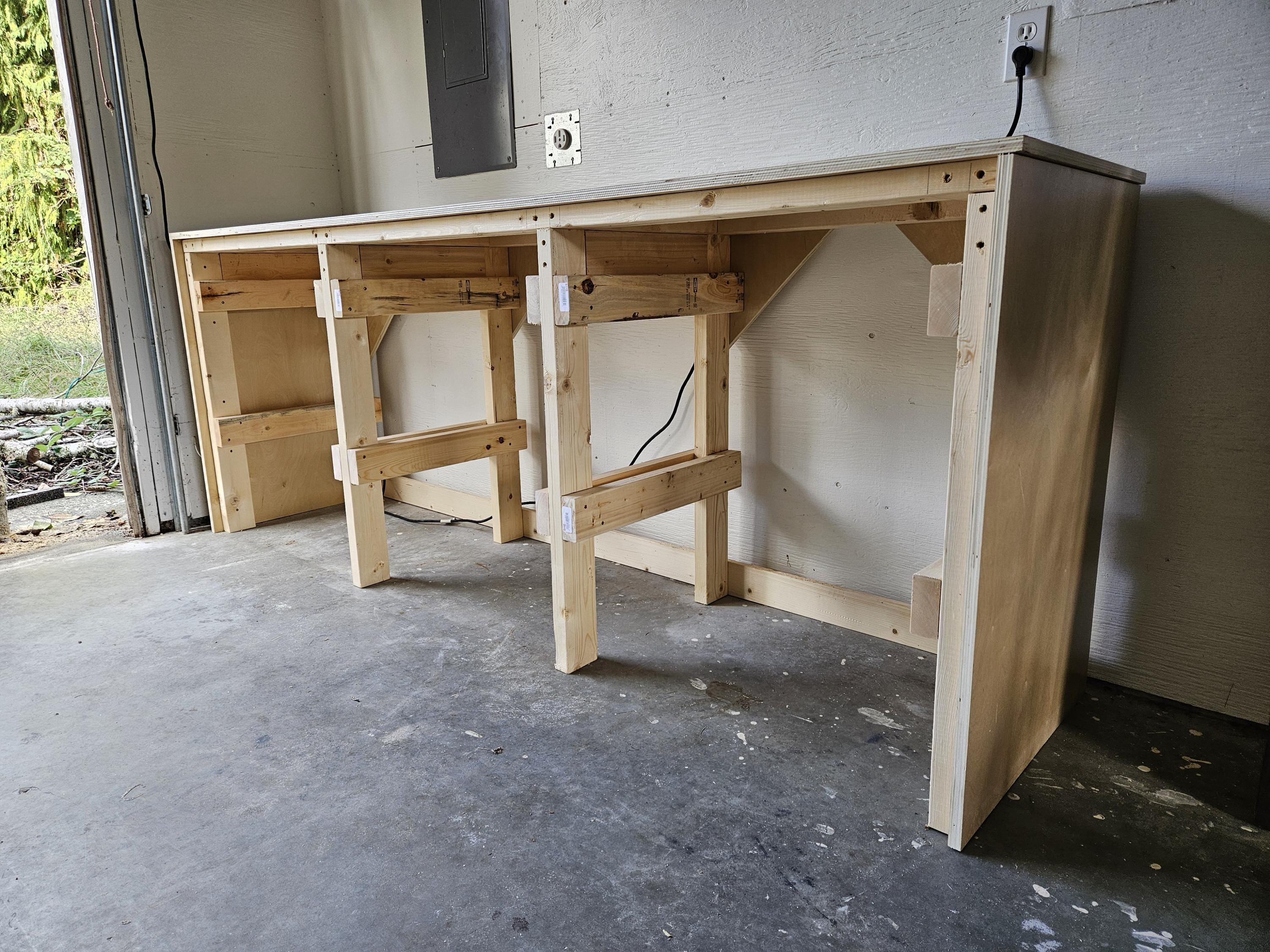 Workbench Plans With Tote Storage – Easy to Build - Step by Step Plans ...