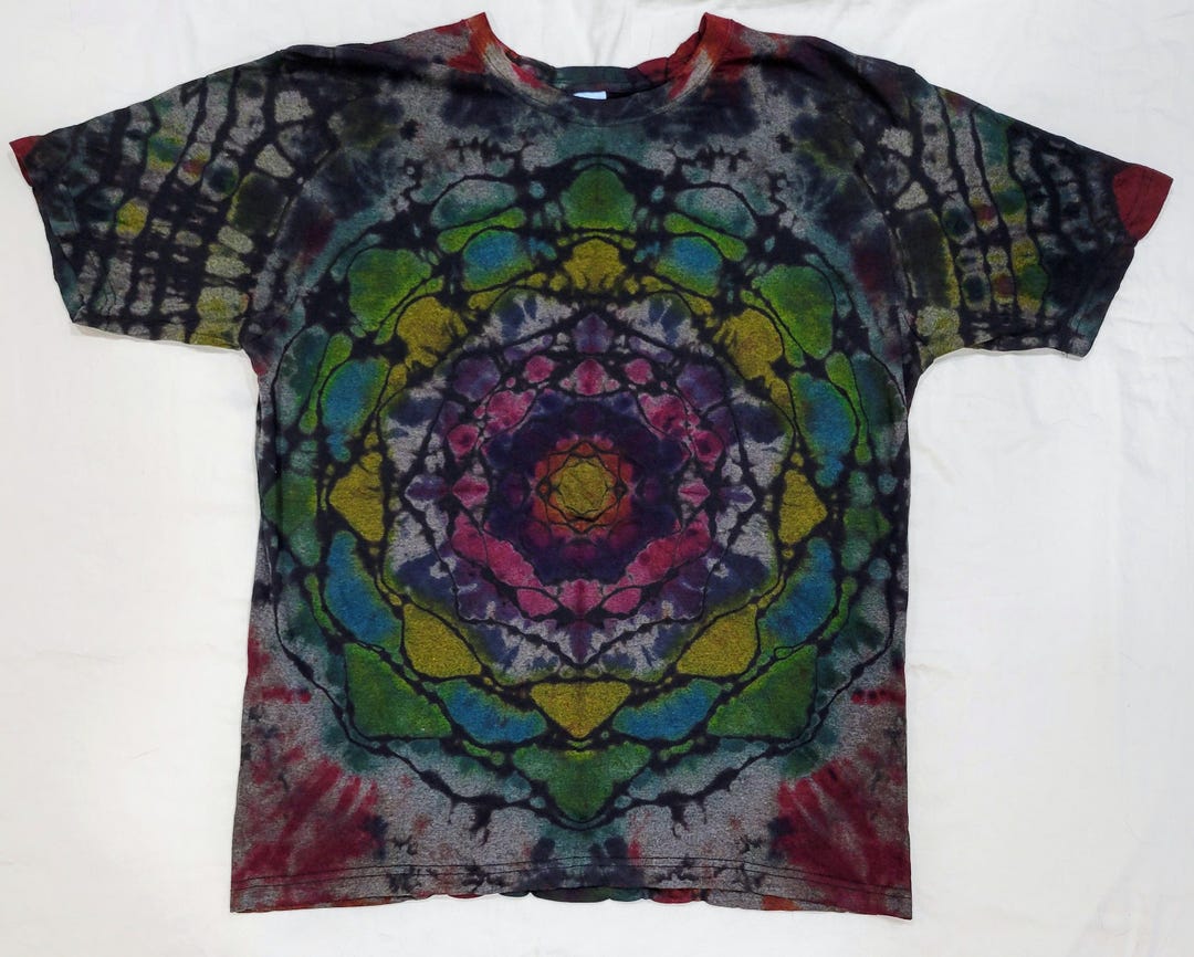 XL Reverse Dyed Mandala W Spine (touch of Grey Line) - Etsy