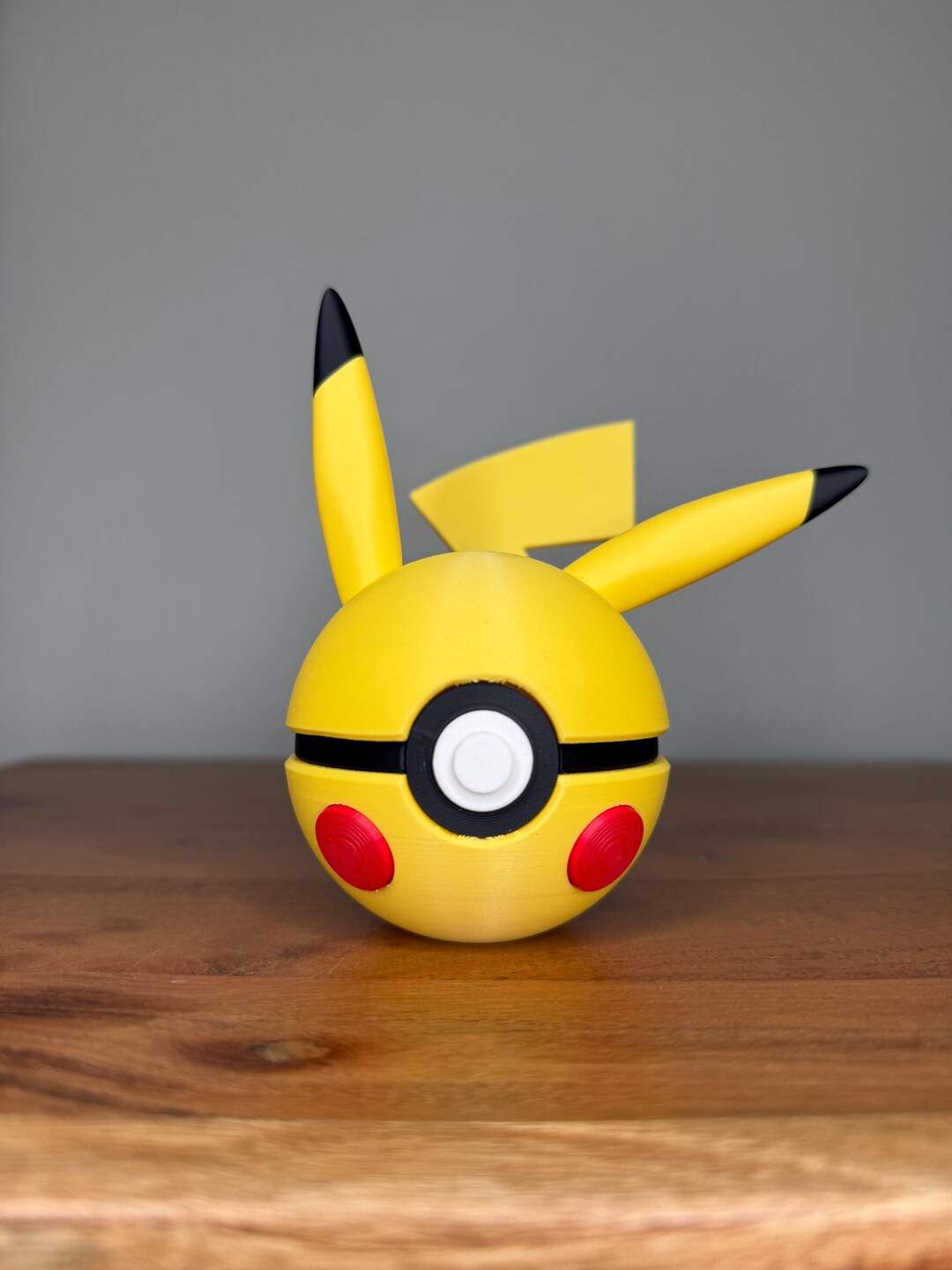Pikachu & Raichu Ball - Etsy