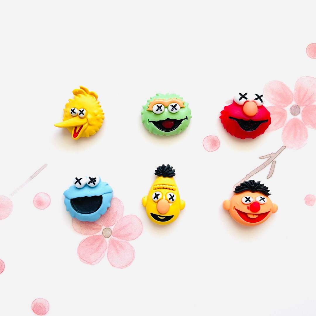 24pcs Puppets and Friend Cartoon Childhood Character Resin Charm Pack ...