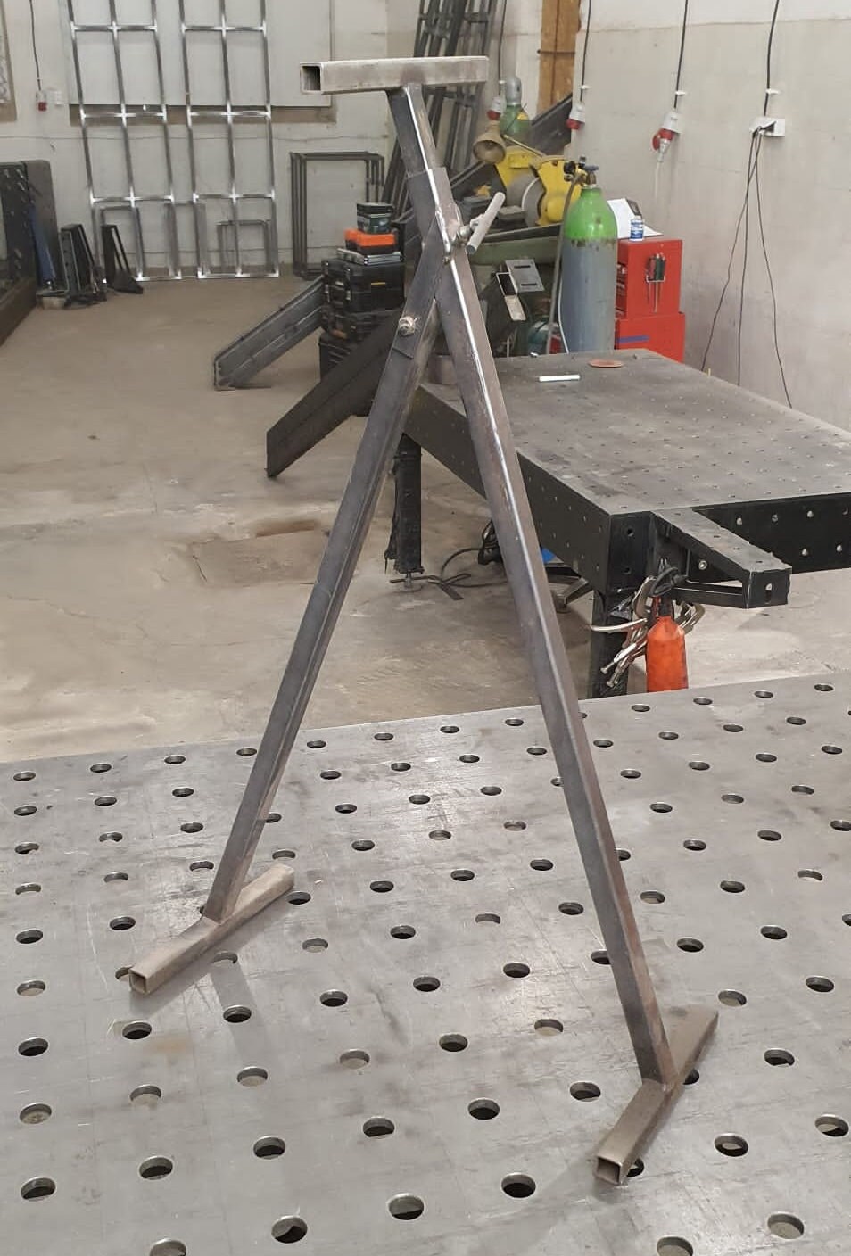 Diy Plans Light, Foldable, Adjustable Workshop Trestle for a Welder ...