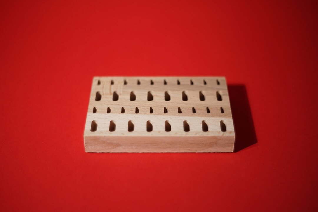 USB and USB-C Stick Holder for the Desk, Made of Beautiful Beech Wood ...