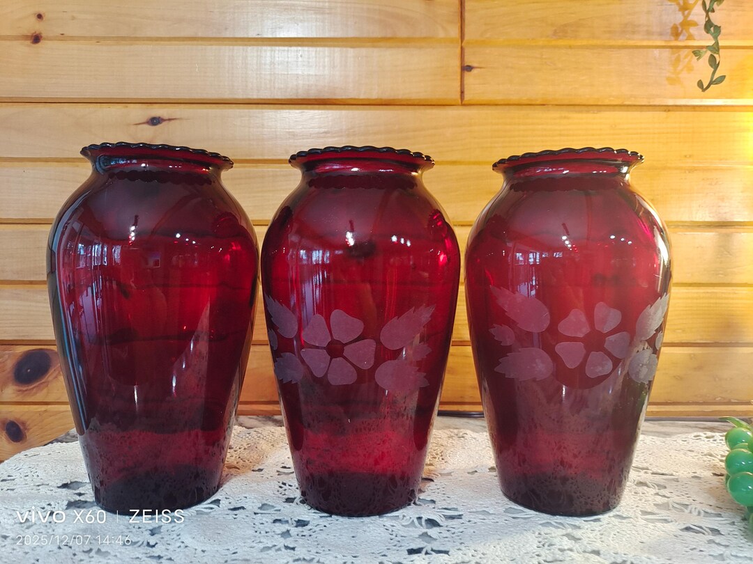 Vintage Royal Ruby Anchor Hocking Vase , Art and Collectibles ...
