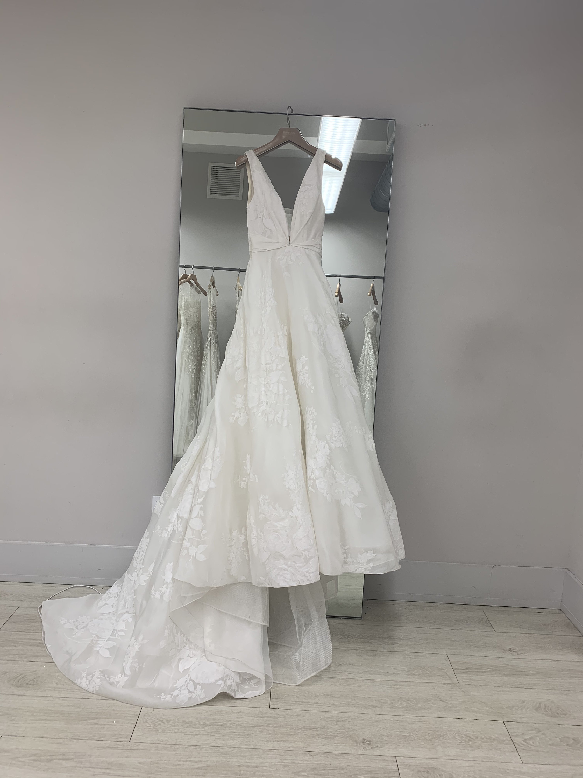 Reem Acra 5th Ave Wedding Gown With Hand-painted Flowers on Silk ...
