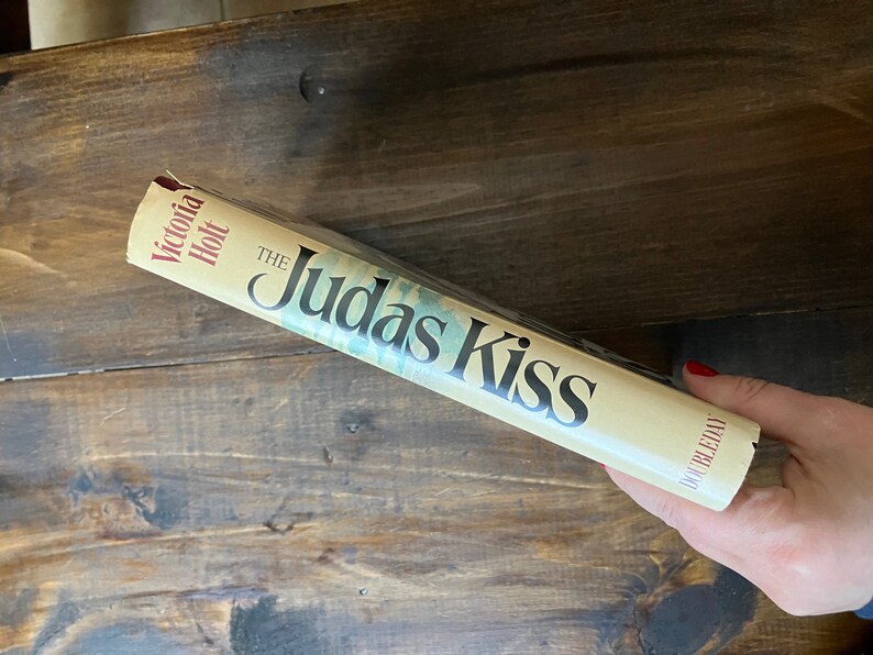 The Judas Kiss by Victoria Holt - Vintage Book Club Edition Hardcover ...