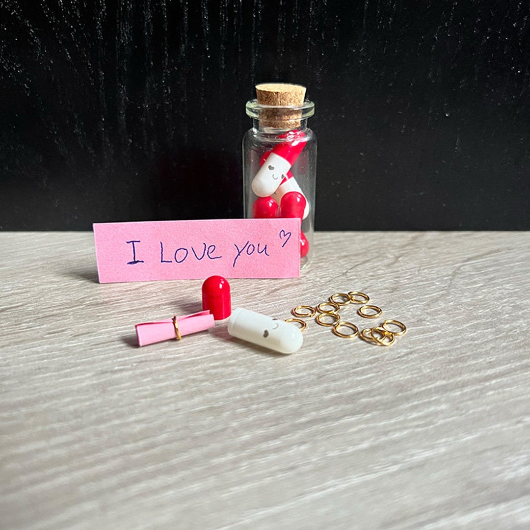 Tiny Message in a Jar, Pill Capsules With Small Paper to Write Messages ...
