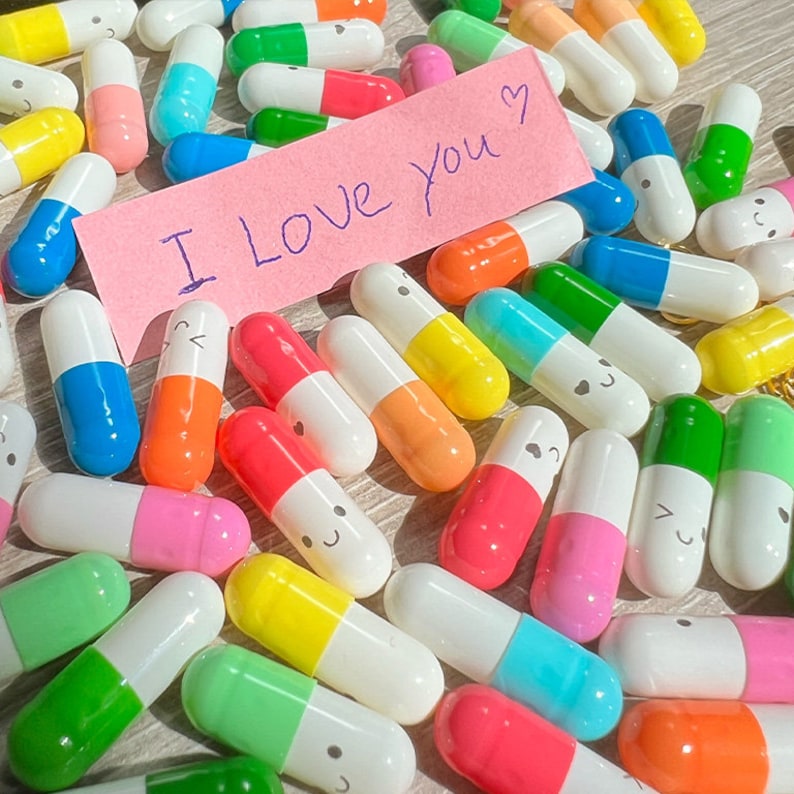 Tiny Message in a Jar, Pill Capsules With Small Paper to Write Messages ...
