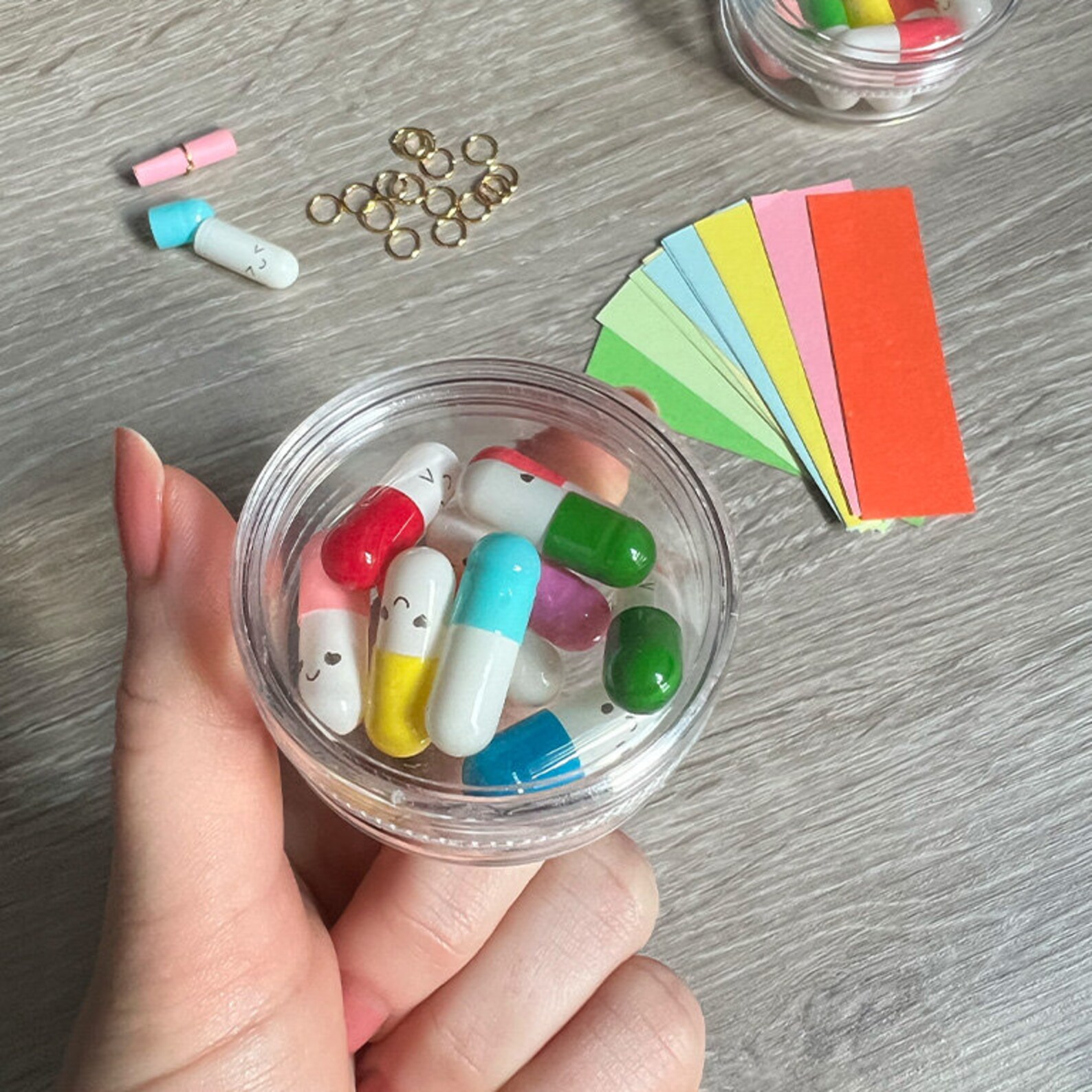 Tiny Message in a Jar, Pill Capsules With Small Paper to Write Messages ...