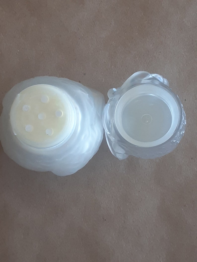 Avon Frosted Glass Snow Owl Blue Eyes Moonwind Powder Sachet 1.25 Ozs ...