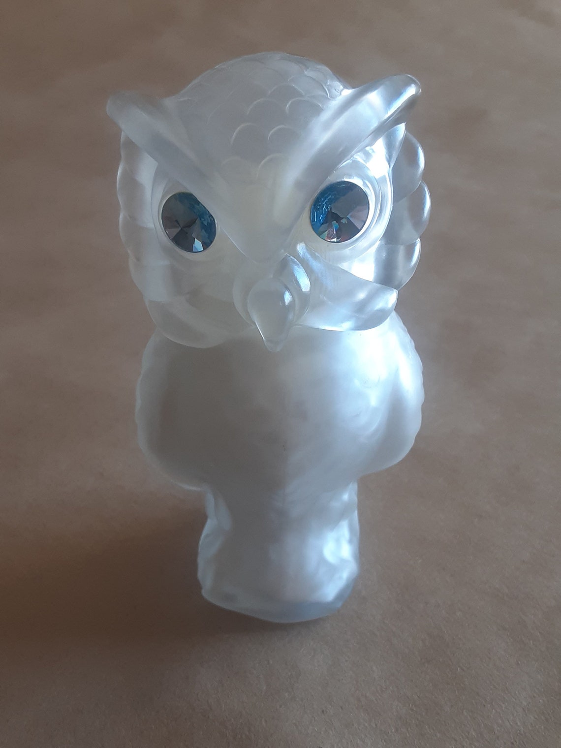 Avon Frosted Glass Snow Owl Blue Eyes Moonwind Powder Sachet 1.25 Ozs ...