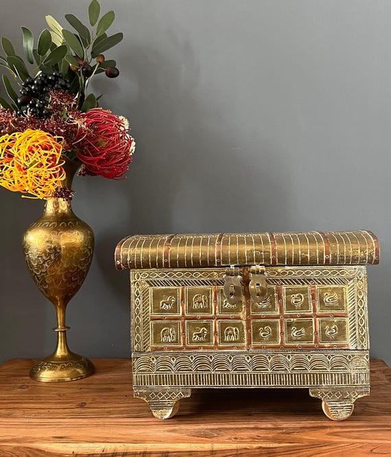 antique casket wooden casket - Gem