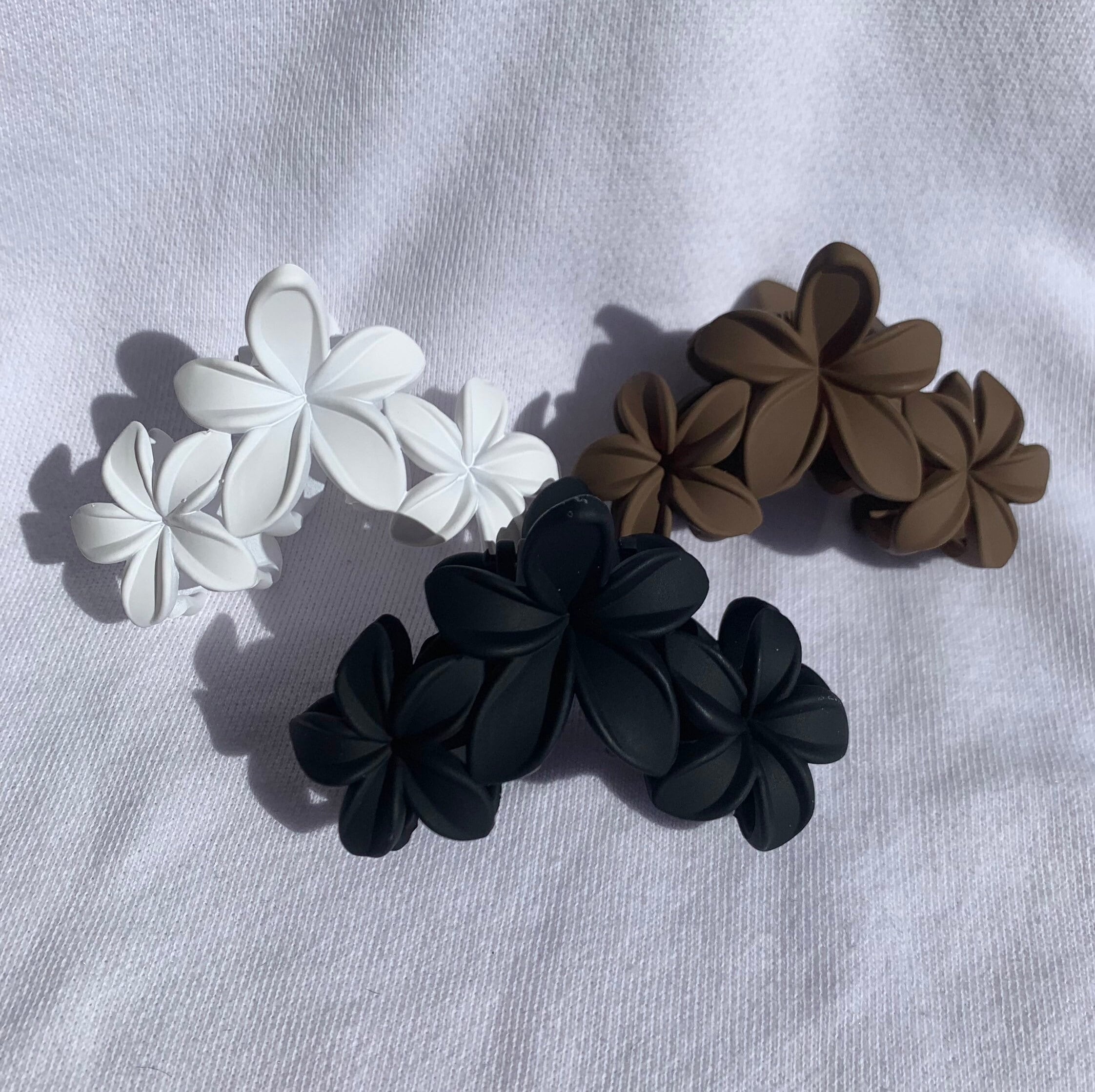Flower Trio Design Hair Clip | Flower Hair Claw Clip, Floral Hair Clip ...