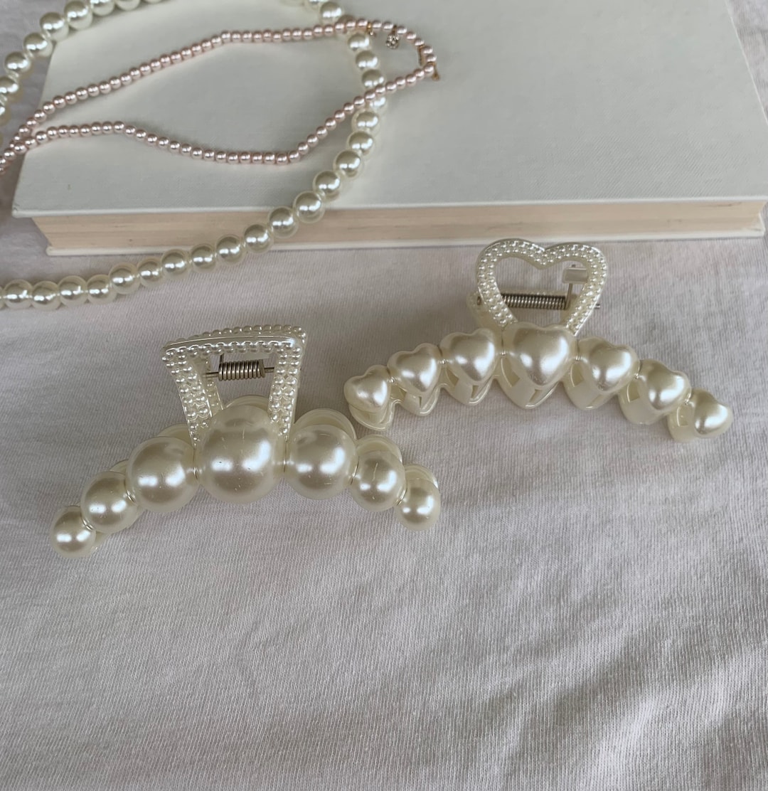 Pearl Design Hair Claw Clip | Pearl Hair Claw, Trendy Accessories ...