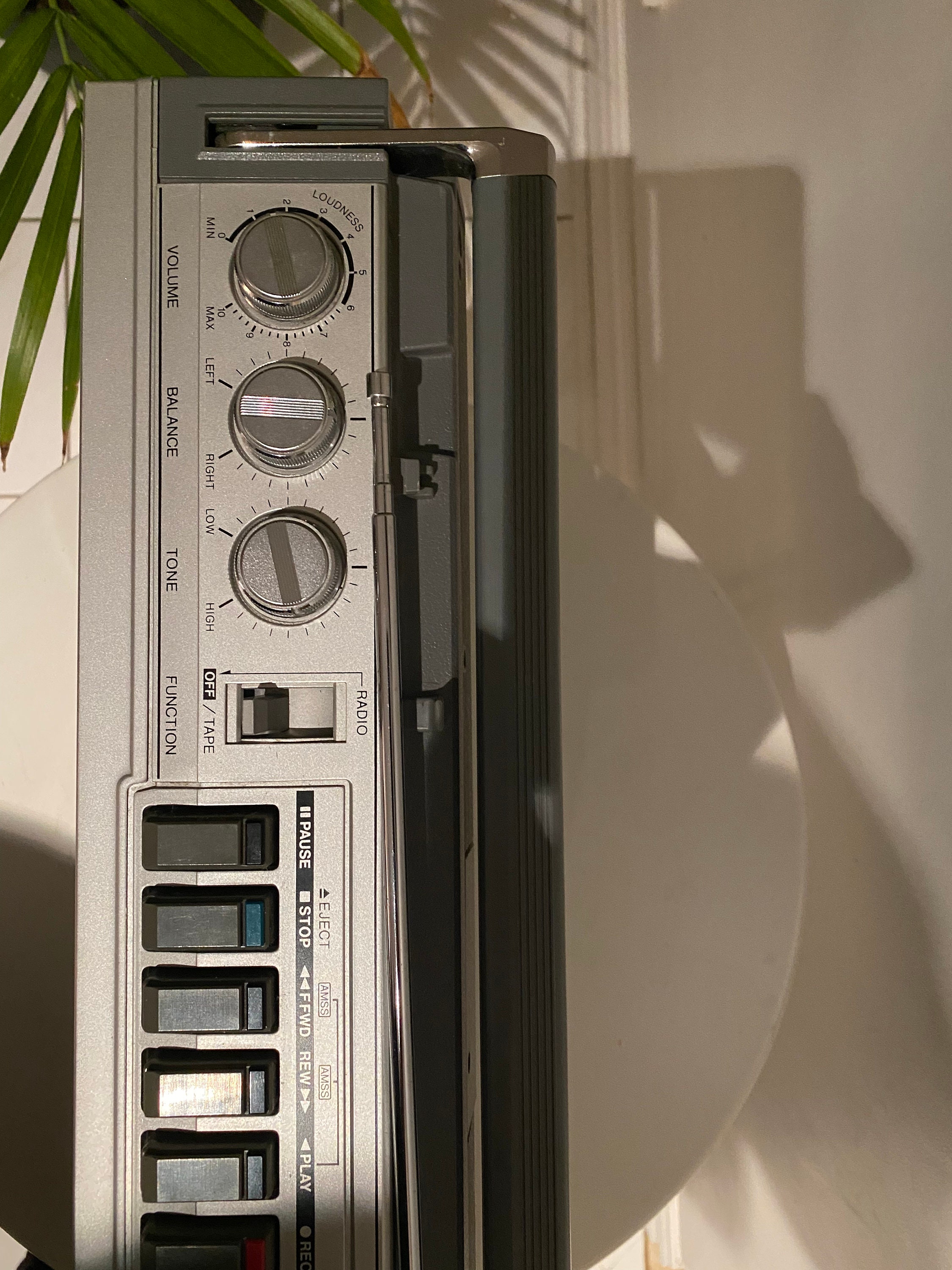 Vintage Sanyo Radio - Etsy