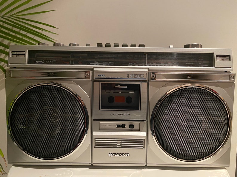 Vintage Sanyo Radio - Etsy